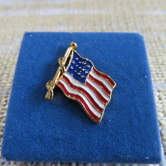 Avon | Jewelry | Vintage Avon American Flag Pin | Poshmark